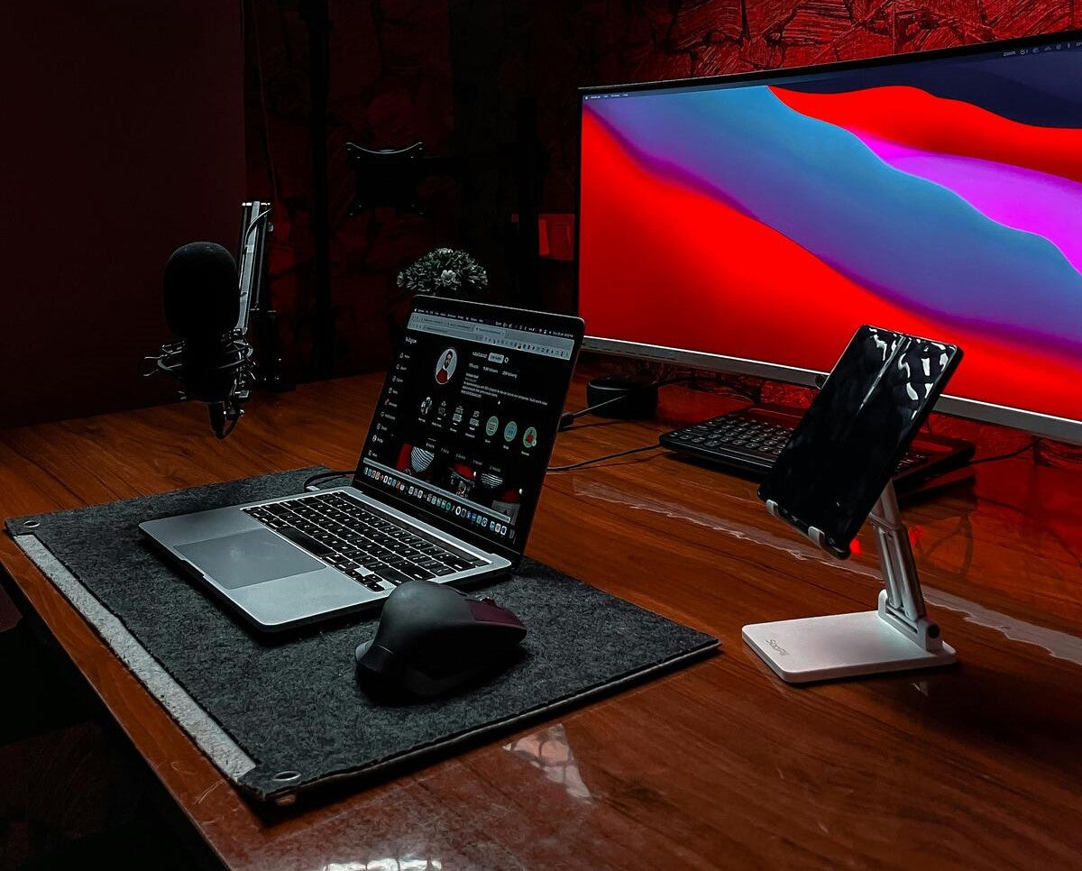 Can the Right Tablet Stand Boost Your Productivity?