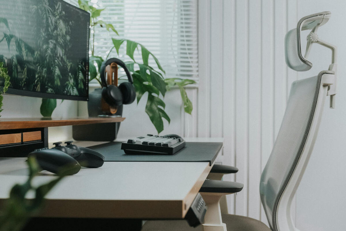 What Are The Benefits Of A Personalized Desk Setup?