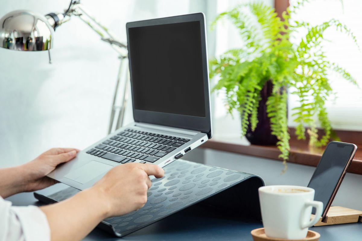 Laptop Stand Setup 101 How To Improve Your Workstation